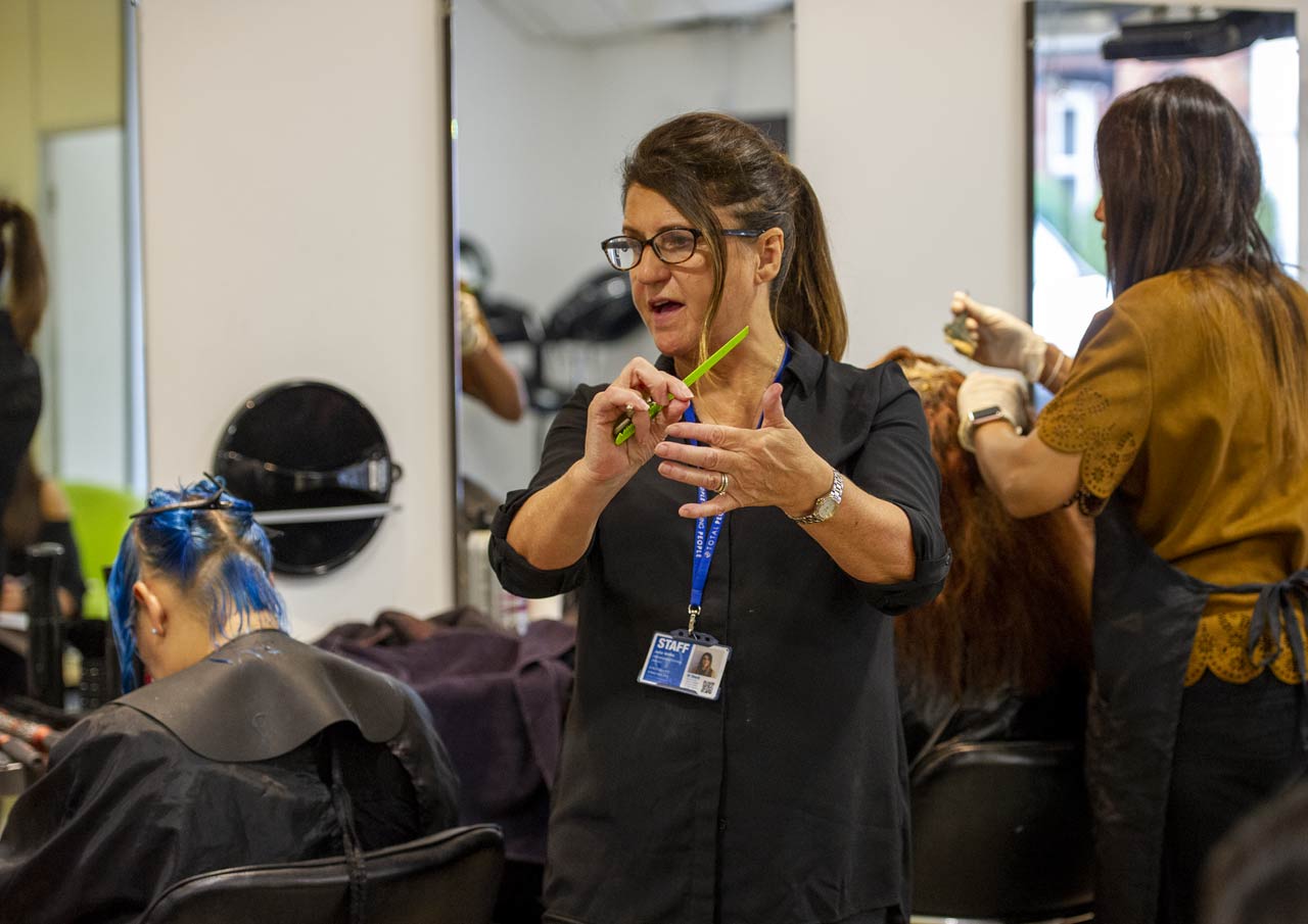 Seven benefits of management apprenticeships | Total People